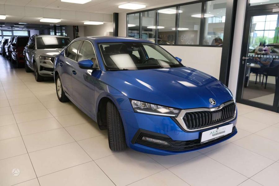Blue Skoda Octavia 2021 in Vilnius, with an engine capacity of 1.50 L and mileage of 172 thousand km for 14950 €, photo 4 on AUTOMOTO.COM.LV