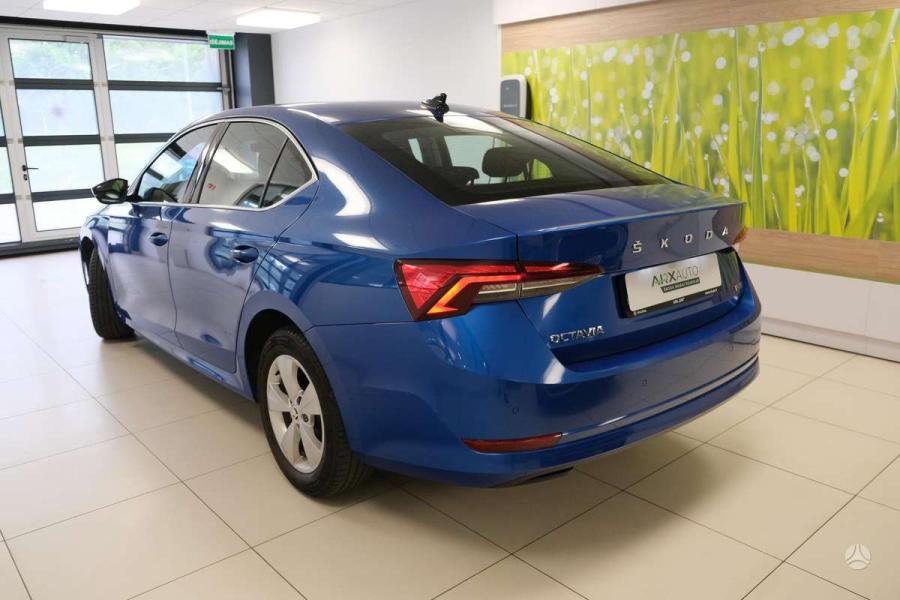 Blue Skoda Octavia 2021 in Vilnius, with an engine capacity of 1.50 L and mileage of 172 thousand km for 14950 €, photo 5 on AUTOMOTO.COM.LV