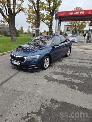 Blue Skoda Octavia 2021 in Jelgava, with an engine capacity of 1.50 L and mileage of 105 thousand km for 13500 €, photo 3 on AUTOMOTO.COM.LV