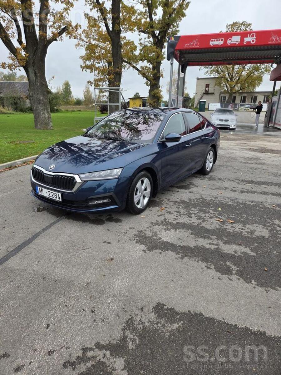 Blue Skoda Octavia 2021 in Jelgava, with an engine capacity of 1.50 L and mileage of 105 thousand km for 13500 €, photo 3 on AUTOMOTO.COM.LV