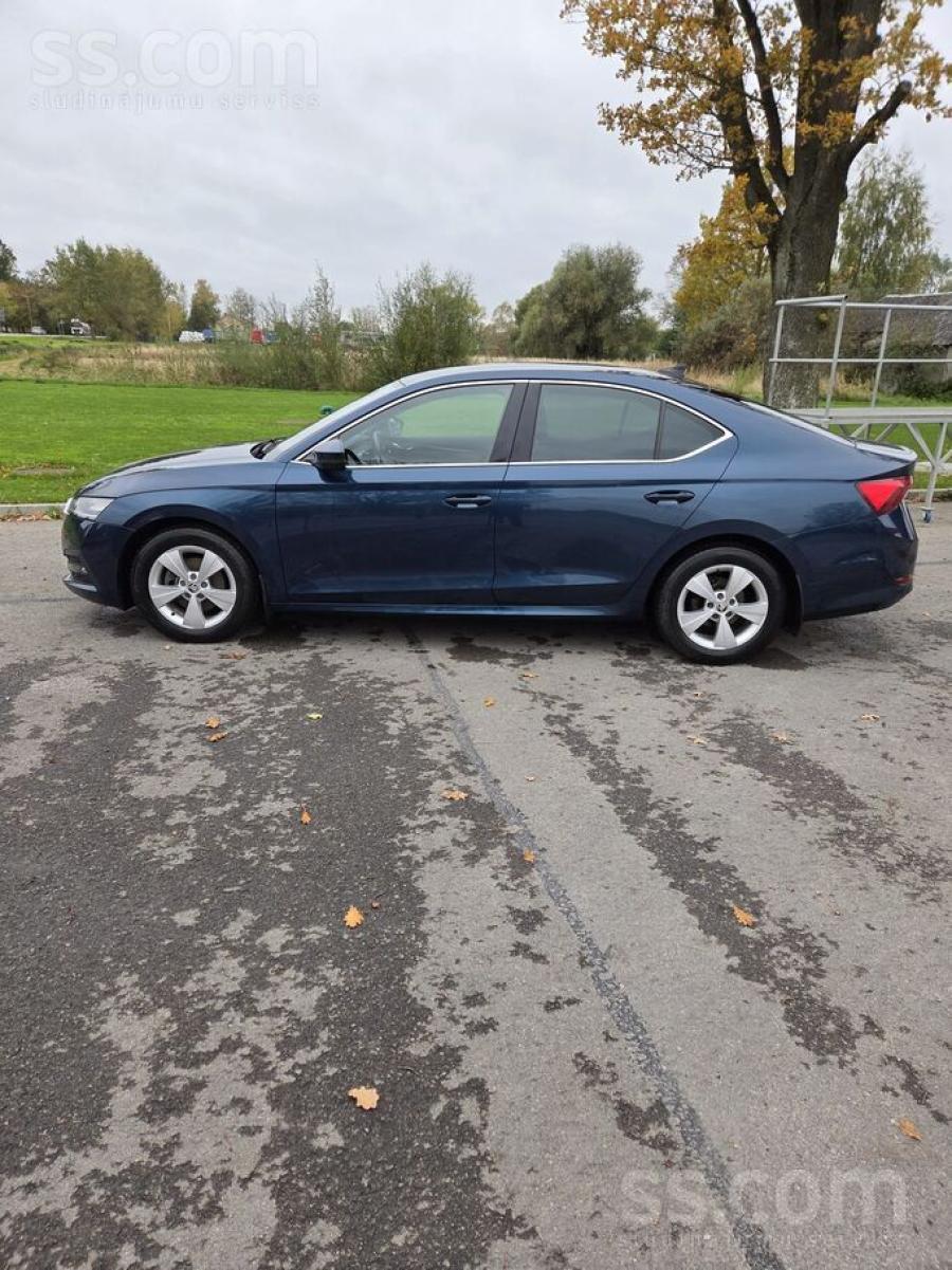 Blue Skoda Octavia 2021 in Jelgava, with an engine capacity of 1.50 L and mileage of 105 thousand km for 13500 €, photo 5 on AUTOMOTO.COM.LV