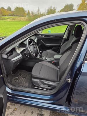 Blue Skoda Octavia 2021 in Jelgava, with an engine capacity of 1.50 L and mileage of 105 thousand km for 13500 €, photo 6 on AUTOMOTO.COM.LV