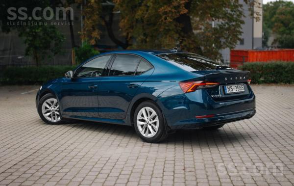 Blue Skoda Octavia 2022 in Riga, with an engine capacity of 2.00 L and mileage of 178 thousand km for 16500 €, photo 5 on AUTOMOTO.COM.LV