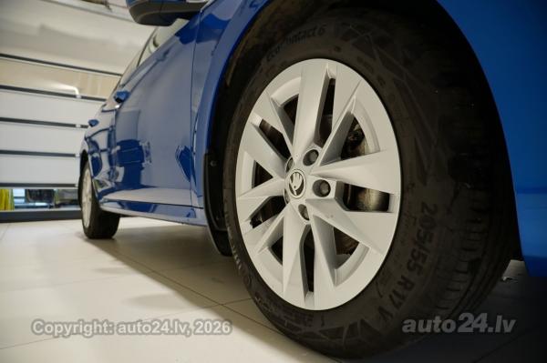 Zils Skoda Octavia 2023 Tallina, ar dzinēja tilpumu 1.50 L un nobraukumu 46 tūkst. km par 22500 €, foto 5 vietnē AUTOMOTO.COM.LV