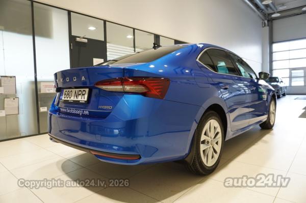 Zils Skoda Octavia 2026 Tallina, ar dzinēja tilpumu 1.50 L un nobraukumu 1 tūkst. km par 31900 €, foto 3 vietnē AUTOMOTO.COM.LV