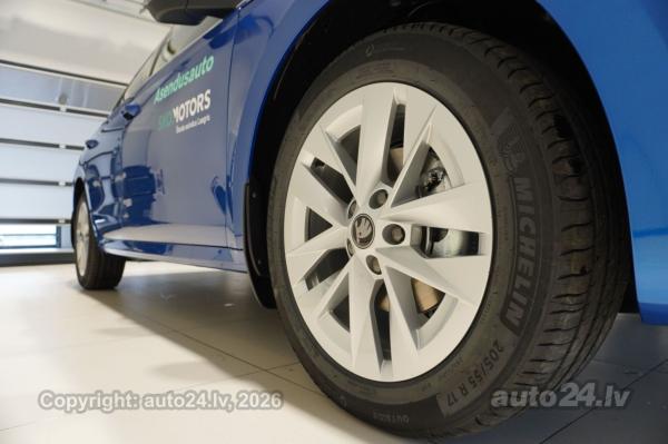 Zils Skoda Octavia 2026 Tallina, ar dzinēja tilpumu 1.50 L un nobraukumu 1 tūkst. km par 31900 €, foto 5 vietnē AUTOMOTO.COM.LV