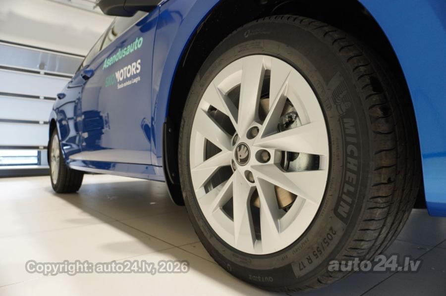 Zils Skoda Octavia 2026 Tallina, ar dzinēja tilpumu 1.50 L un nobraukumu 1 tūkst. km par 31900 €, foto 6 vietnē AUTOMOTO.COM.LV