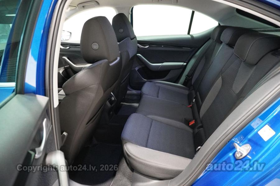 Zils Skoda Octavia 2026 Tallina, ar dzinēja tilpumu 1.50 L un nobraukumu 1 tūkst. km par 31900 €, foto 12 vietnē AUTOMOTO.COM.LV