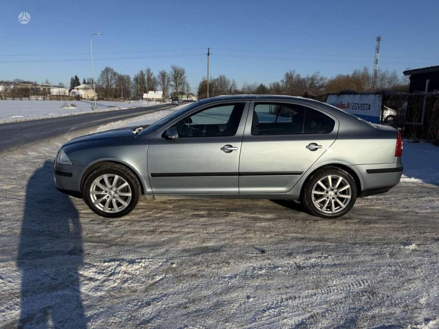 Zils Skoda Octavia 2004 Vilkaviškis, ar dzinēja tilpumu 1.60 L un nobraukumu 187 tūkst. km par 2250 €, foto 3 vietnē AUTOMOTO.COM.LV