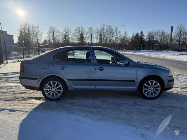 Zils Skoda Octavia 2004 Vilkaviškis, ar dzinēja tilpumu 1.60 L un nobraukumu 187 tūkst. km par 2250 €, foto 4 vietnē AUTOMOTO.COM.LV