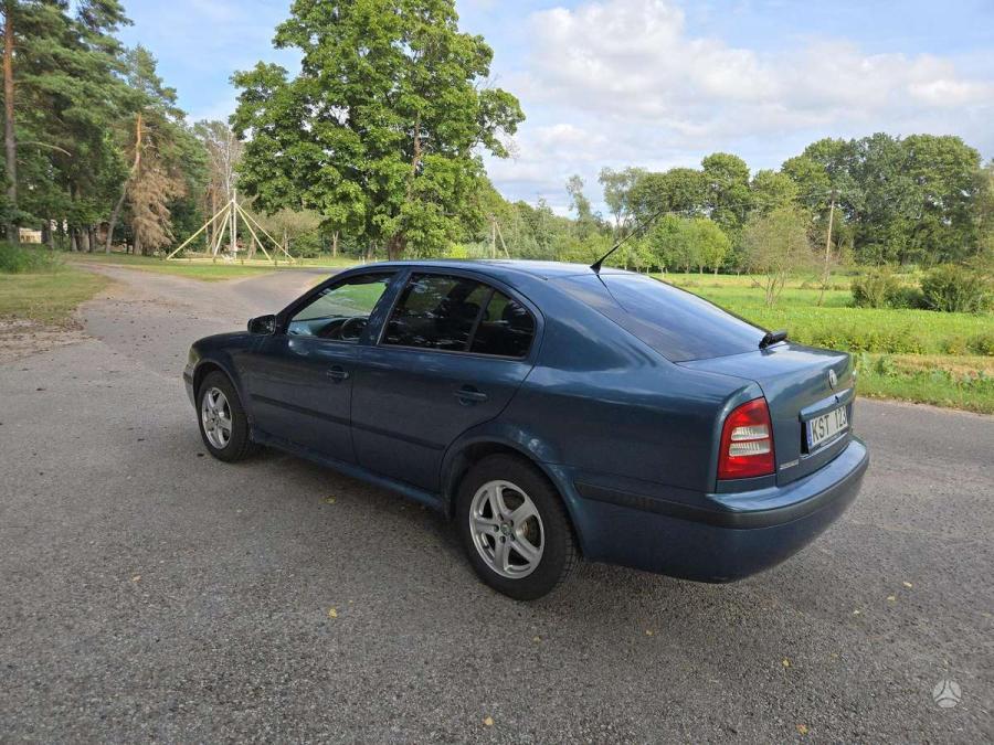 Zils Skoda Octavia 2004 Kauņa, ar dzinēja tilpumu 1.90 L un nobraukumu 356 tūkst. km par 1001 €, foto 5 vietnē AUTOMOTO.COM.LV