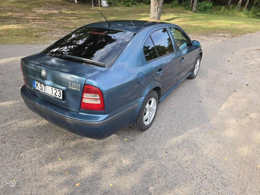 Zils Skoda Octavia 2004 Kauņa, ar dzinēja tilpumu 1.90 L un nobraukumu 356 tūkst. km par 1001 €, foto 7 vietnē AUTOMOTO.COM.LV