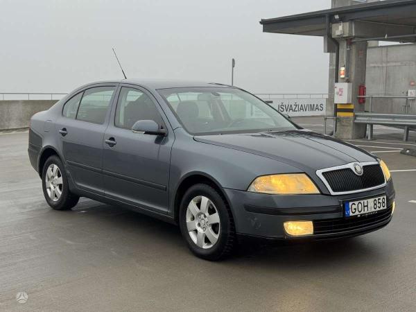 Zils Skoda Octavia 2006 Viļņa, ar dzinēja tilpumu 1.90 L un nobraukumu 304 tūkst. km par 1300 €, foto 2 vietnē AUTOMOTO.COM.LV