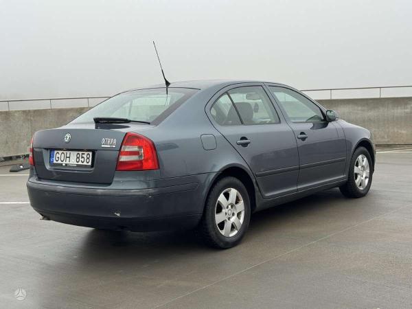 Zils Skoda Octavia 2006 Viļņa, ar dzinēja tilpumu 1.90 L un nobraukumu 304 tūkst. km par 1300 €, foto 4 vietnē AUTOMOTO.COM.LV
