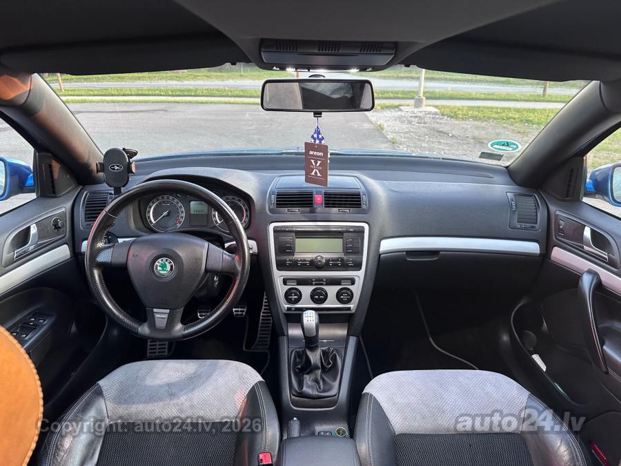 Zils Skoda Octavia 2006 Tallina, ar dzinēja tilpumu 2.00 L un nobraukumu 234 tūkst. km par 5200 €, foto 10 vietnē AUTOMOTO.COM.LV