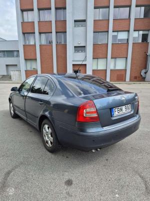Zils Skoda Octavia 2006 Alīta, ar dzinēja tilpumu 1.90 L un nobraukumu 227 tūkst. km par 1200 €, foto 4 vietnē AUTOMOTO.COM.LV