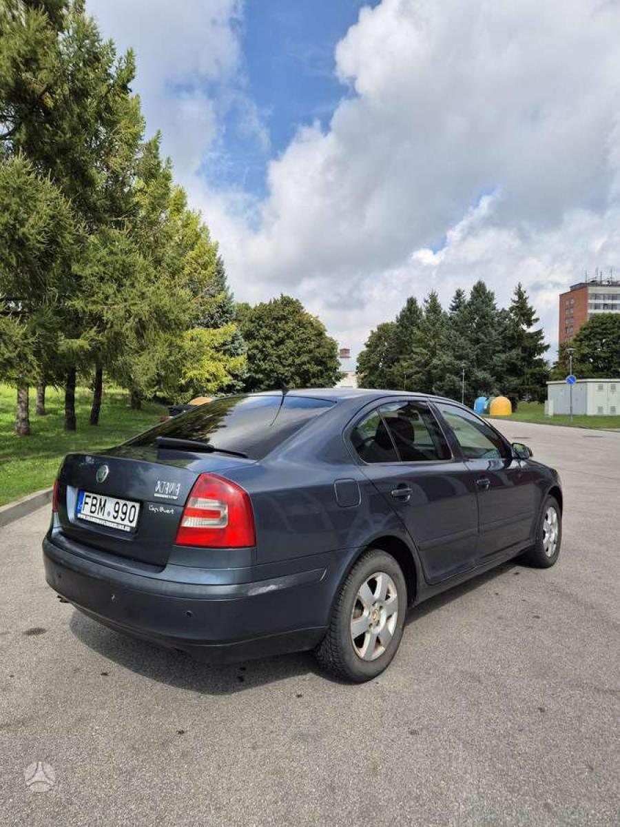 Zils Skoda Octavia 2006 Alīta, ar dzinēja tilpumu 1.90 L un nobraukumu 227 tūkst. km par 1200 €, foto 5 vietnē AUTOMOTO.COM.LV