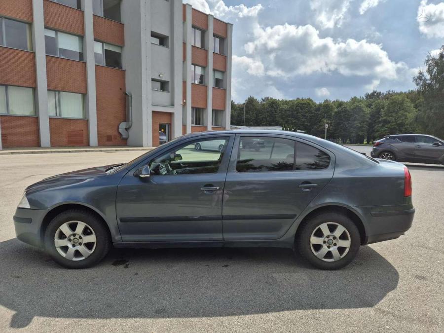 Zils Skoda Octavia 2006 Alīta, ar dzinēja tilpumu 1.90 L un nobraukumu 227 tūkst. km par 1200 €, foto 6 vietnē AUTOMOTO.COM.LV