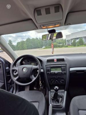 Zils Skoda Octavia 2006 Alīta, ar dzinēja tilpumu 1.90 L un nobraukumu 227 tūkst. km par 1200 €, foto 14 vietnē AUTOMOTO.COM.LV