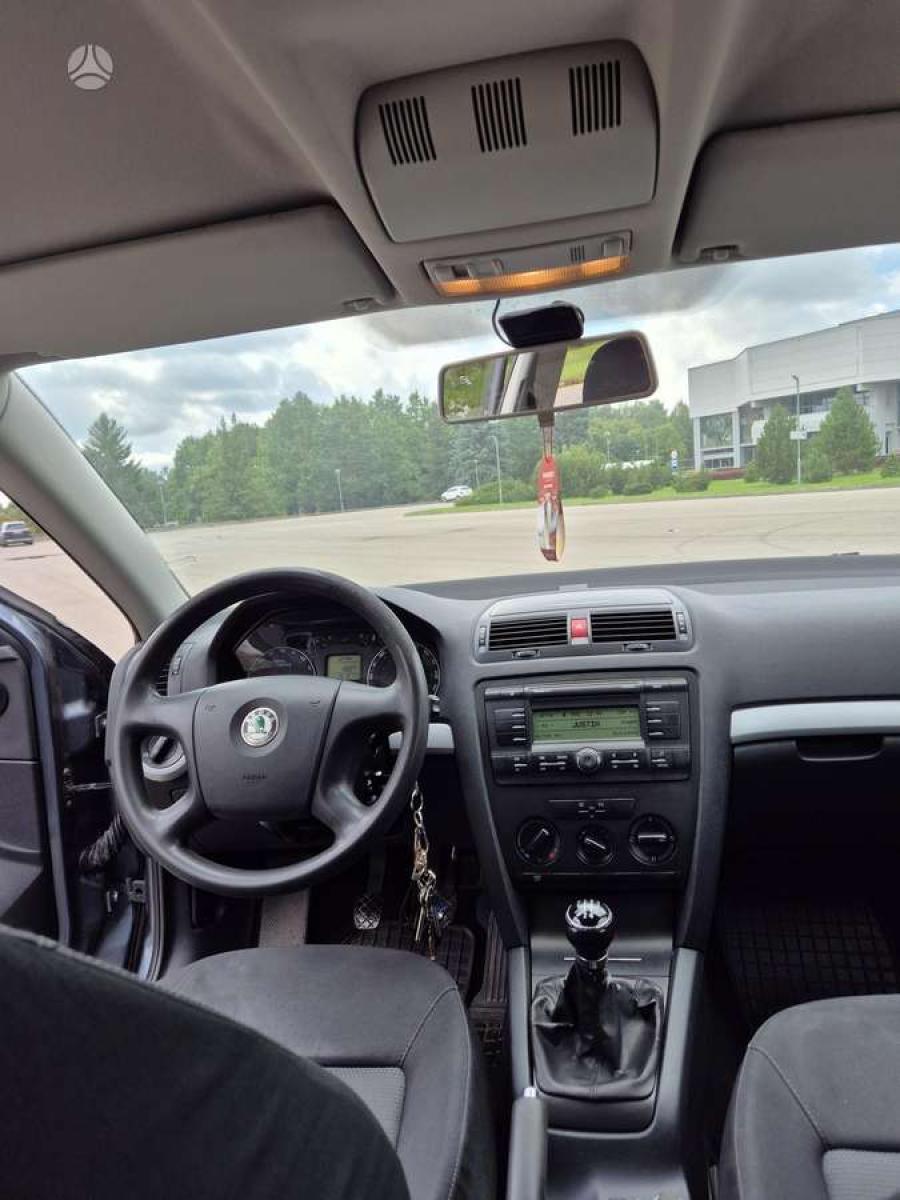 Zils Skoda Octavia 2006 Alīta, ar dzinēja tilpumu 1.90 L un nobraukumu 227 tūkst. km par 1200 €, foto 14 vietnē AUTOMOTO.COM.LV