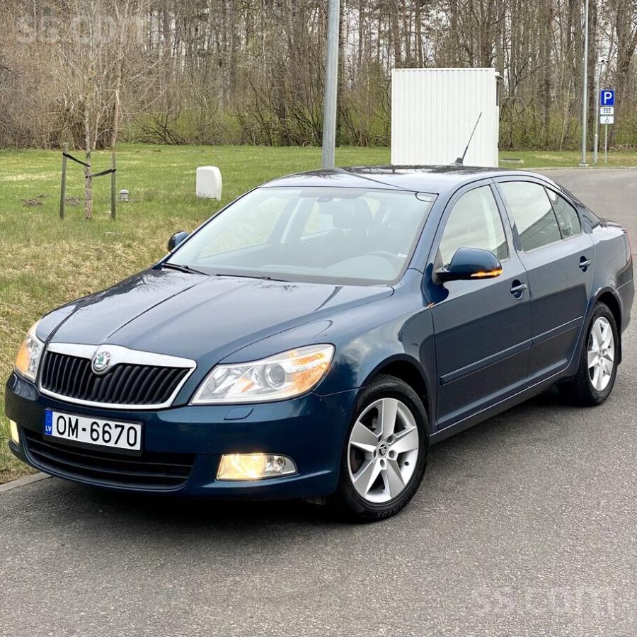 Zils Skoda Octavia 2012 Jelgava, ar dzinēja tilpumu 2.00 L un nobraukumu 217 tūkst. km par 1000 €, foto 1 vietnē AUTOMOTO.COM.LV