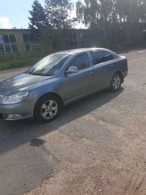 Zils Skoda Octavia 2012 Viļņa, ar dzinēja tilpumu 1.20 L un nobraukumu 284 tūkst. km par 1490 €, foto 3 vietnē AUTOMOTO.COM.LV