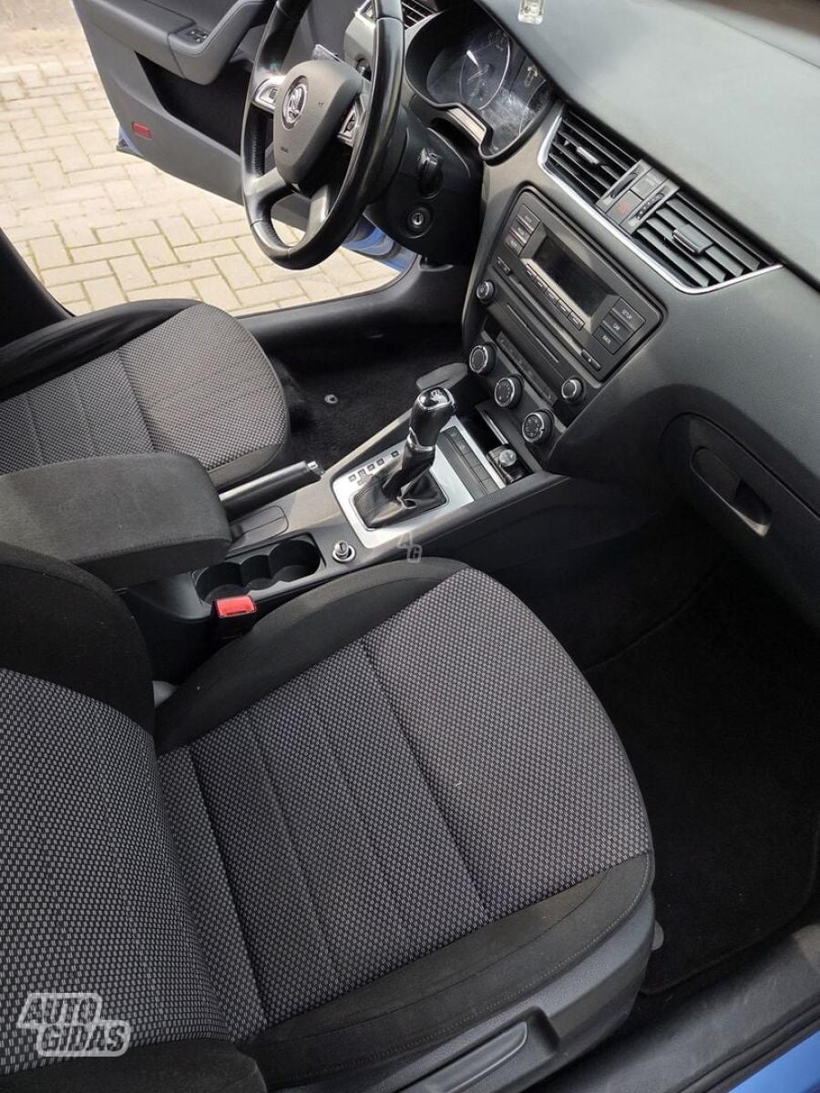 Blue Skoda Octavia 2013 in Kaunas, with an engine capacity of 1.60 L and mileage of 193 thousand km for 5400 €, photo 8 on AUTOMOTO.COM.LV