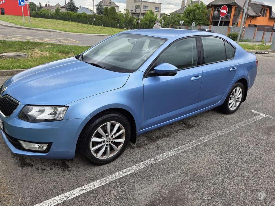 Blue Skoda Octavia 2013 in Kaunas, with an engine capacity of 1.60 L and mileage of 193 thousand km for 4600 €, photo 1 on AUTOMOTO.COM.LV