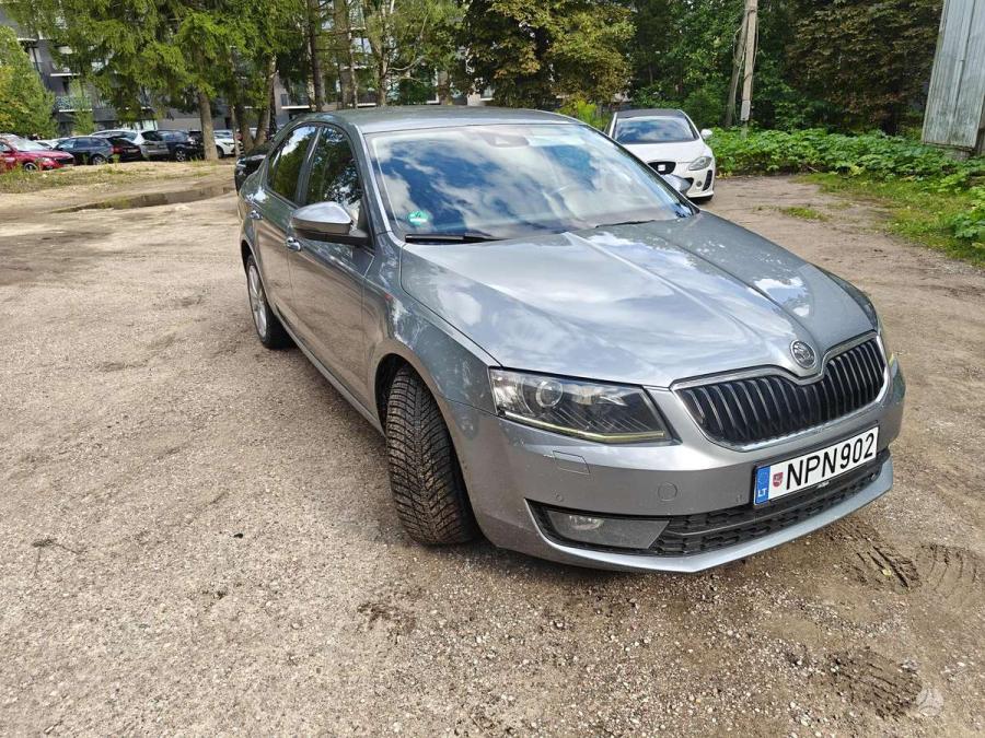 Blue Skoda Octavia 2013 in Vilnius, with an engine capacity of 1.97 L and mileage of 247 thousand km for 7000 €, photo 3 on AUTOMOTO.COM.LV