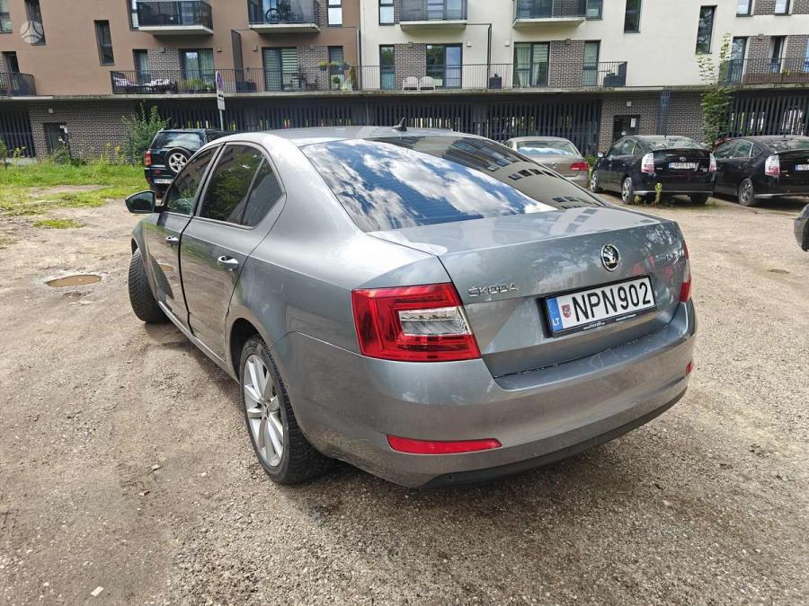 Blue Skoda Octavia 2013 in Vilnius, with an engine capacity of 1.97 L and mileage of 247 thousand km for 7000 €, photo 5 on AUTOMOTO.COM.LV