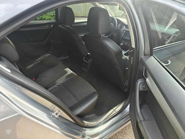 Zils Skoda Octavia 2013 Viļņa, ar dzinēja tilpumu 1.97 L un nobraukumu 247 tūkst. km par 7000 €, foto 7 vietnē AUTOMOTO.COM.LV