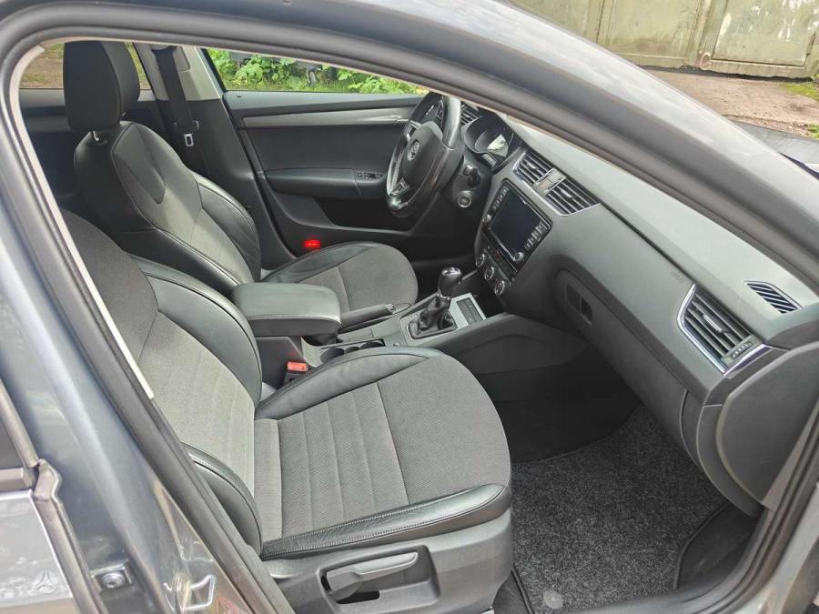 Blue Skoda Octavia 2013 in Vilnius, with an engine capacity of 1.97 L and mileage of 247 thousand km for 7000 €, photo 8 on AUTOMOTO.COM.LV