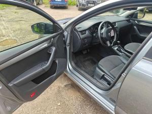 Blue Skoda Octavia 2013 in Vilnius, with an engine capacity of 1.97 L and mileage of 247 thousand km for 7000 €, photo 10 on AUTOMOTO.COM.LV