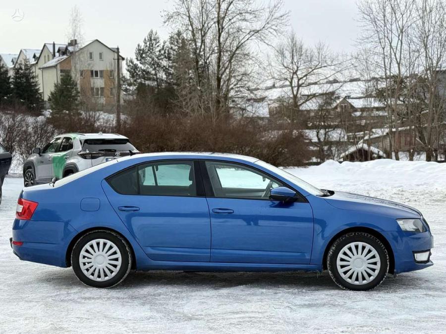 Blue Skoda Octavia 2014 in Vilnius, with an engine capacity of 0.00 L and mileage of 280 thousand km for 5000 €, photo 4 on AUTOMOTO.COM.LV