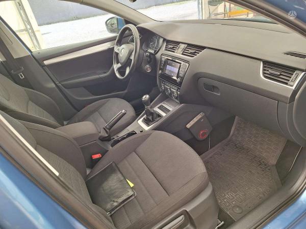 Zils Skoda Octavia 2014 Marijampole, ar dzinēja tilpumu 1.40 L un nobraukumu 210 tūkst. km par 5600 €, foto 10 vietnē AUTOMOTO.COM.LV