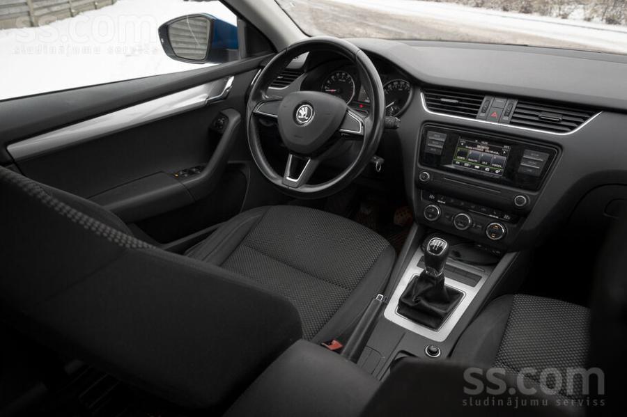 Zils Skoda Octavia 2015 Jelgava, ar dzinēja tilpumu 1.60 L un nobraukumu 287 tūkst. km par 5500 €, foto 10 vietnē AUTOMOTO.COM.LV