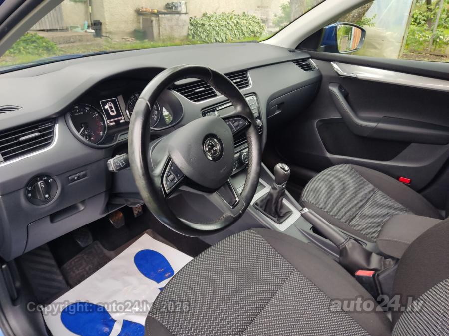 Zils Skoda Octavia 2016 Tallina, ar dzinēja tilpumu 1.40 L un nobraukumu 130 tūkst. km par 8500 €, foto 6 vietnē AUTOMOTO.COM.LV