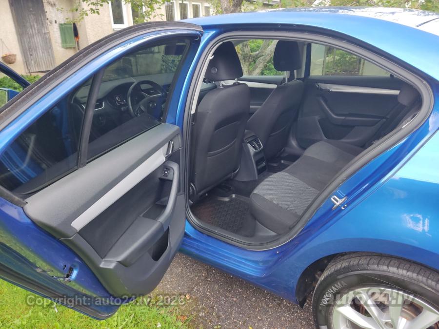 Zils Skoda Octavia 2016 Tallina, ar dzinēja tilpumu 1.40 L un nobraukumu 130 tūkst. km par 8500 €, foto 8 vietnē AUTOMOTO.COM.LV
