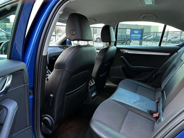 Blue Skoda Octavia 2018 in Kaunas, with an engine capacity of 1.40 L and mileage of 176 thousand km for 10900 €, photo 11 on AUTOMOTO.COM.LV