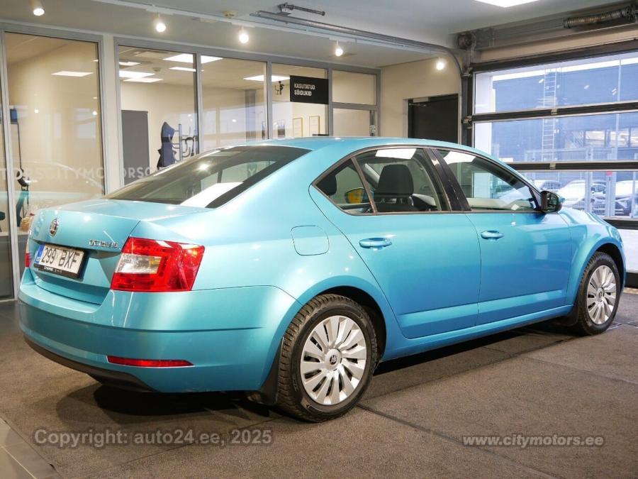 Blue Skoda Octavia 2018 in Tallinn, with an engine capacity of 1.00 L and mileage of 84 thousand km for 11900 €, photo 2 on AUTOMOTO.COM.LV