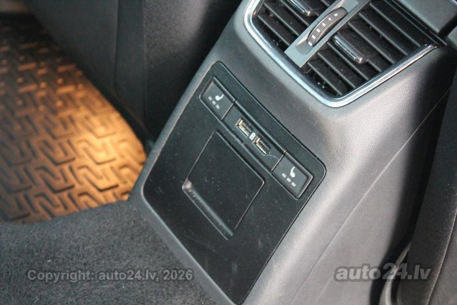 Blue Skoda Octavia 2019 in Tallinn, with an engine capacity of 2.00 L and mileage of 98 thousand km for 17900 €, photo 12 on AUTOMOTO.COM.LV