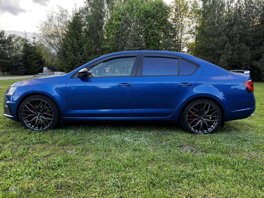 Blue Skoda Octavia 2019 in Kaunas, with an engine capacity of 1.98 L and mileage of 147 thousand km for 17750 €, photo 4 on AUTOMOTO.COM.LV