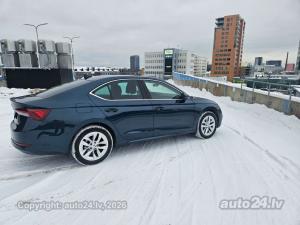Blue Skoda Octavia 2020 in Tallinn, with an engine capacity of 1.50 L and mileage of 118 thousand km for 15900 €, photo 3 on AUTOMOTO.COM.LV