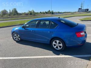 Zils Skoda Octavia 2020 Rīga, ar dzinēja tilpumu 1.00 L un nobraukumu 100 tūkst. km par 8350 €, foto 3 vietnē AUTOMOTO.COM.LV
