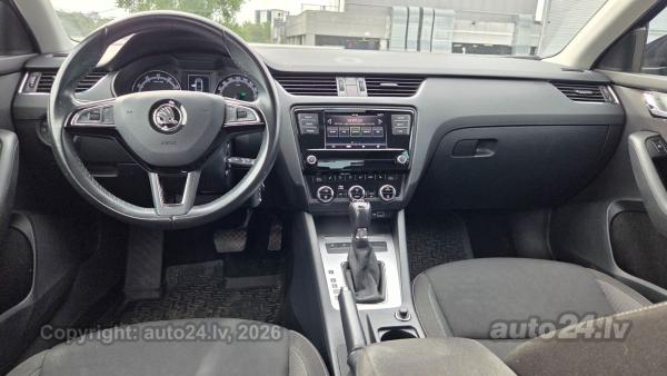 Blue Skoda Octavia 2020 in Tallinn, with an engine capacity of 1.50 L and mileage of 204 thousand km for 9990 €, photo 9 on AUTOMOTO.COM.LV