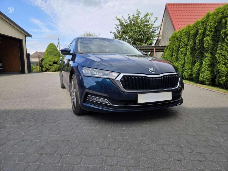 Blue Skoda Octavia 2020 in Kaunas, with an engine capacity of 1.97 L and mileage of 175 thousand km for 17550 €, photo 3 on AUTOMOTO.COM.LV