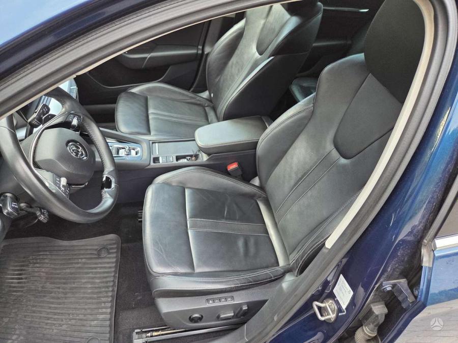 Blue Skoda Octavia 2020 in Kaunas, with an engine capacity of 1.97 L and mileage of 175 thousand km for 17550 €, photo 18 on AUTOMOTO.COM.LV
