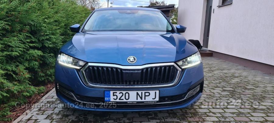 Zils Skoda Octavia 2021 Tallina, ar dzinēja tilpumu 1.00 L un nobraukumu 28 tūkst. km par 18990 €, foto 5 vietnē AUTOMOTO.COM.LV