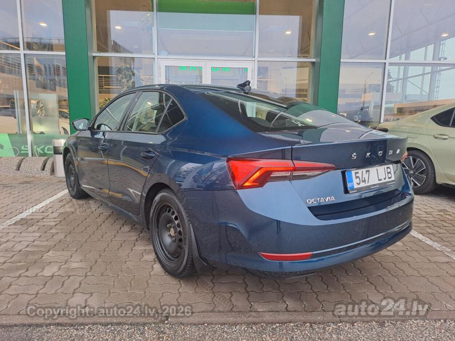 Zils Skoda Octavia 2021 Tartu, ar dzinēja tilpumu 1.00 L un nobraukumu 54 tūkst. km par 12900 €, foto 2 vietnē AUTOMOTO.COM.LV