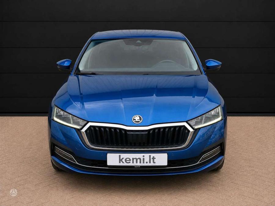 Blue Skoda Octavia 2021 in Vilnius, with an engine capacity of 1.50 L and mileage of 56 thousand km for 18750 €, photo 4 on AUTOMOTO.COM.LV